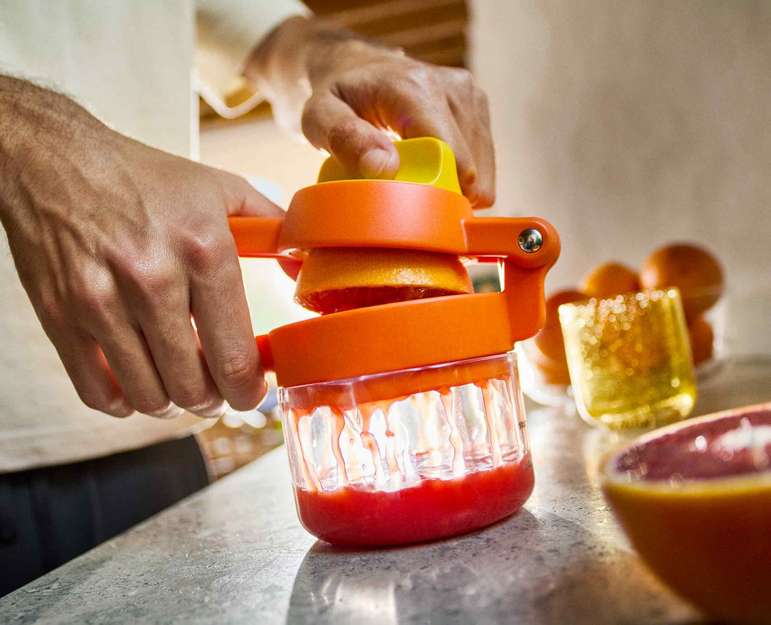 Citrus Press with Measuring Cup | Joseph Joseph EU