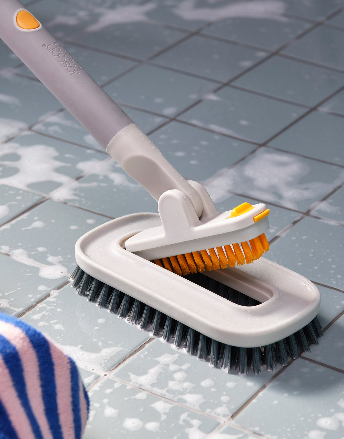 Guide on How to Clean Tile and Grout | Joseph Joseph EU